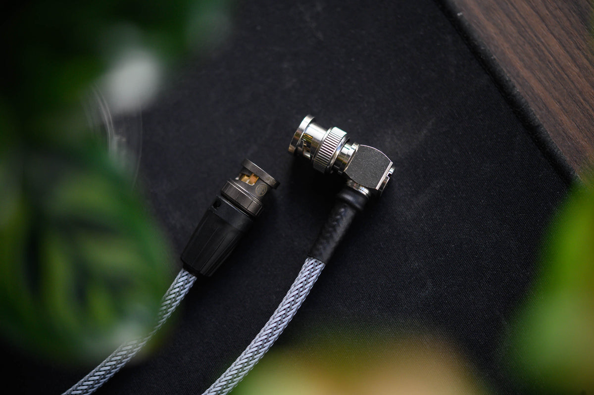 Right-Angle 12G SDI Cables - Braided/Colour – SPLIT VILLAGE